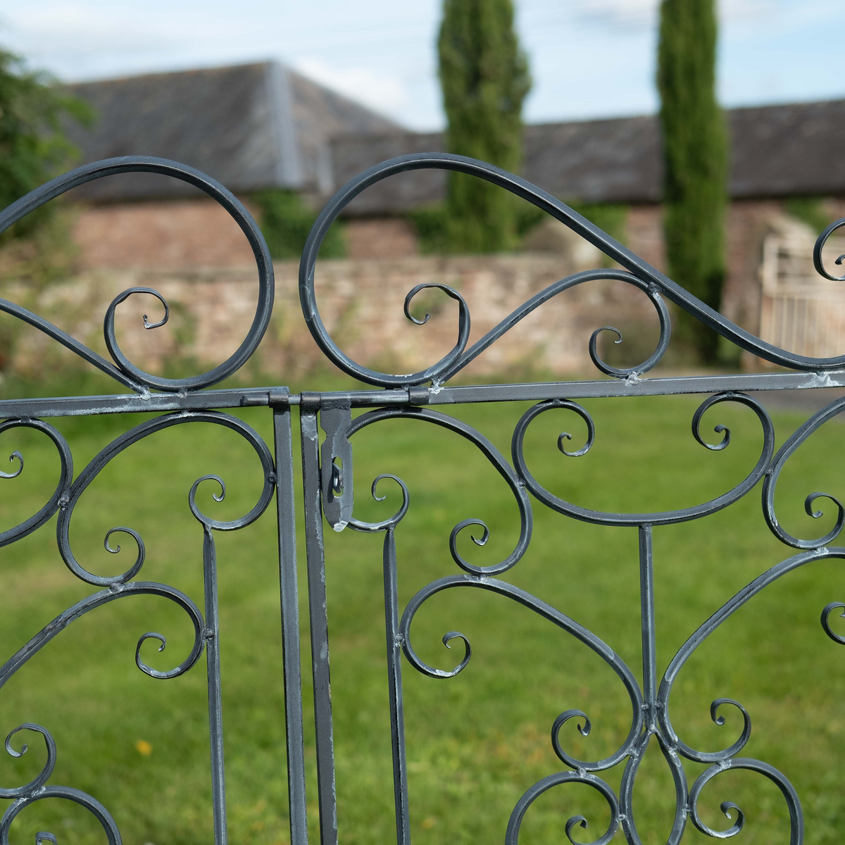 Ascalon Heritage Arch with Gates - 'Lead' – Garden Wildlife