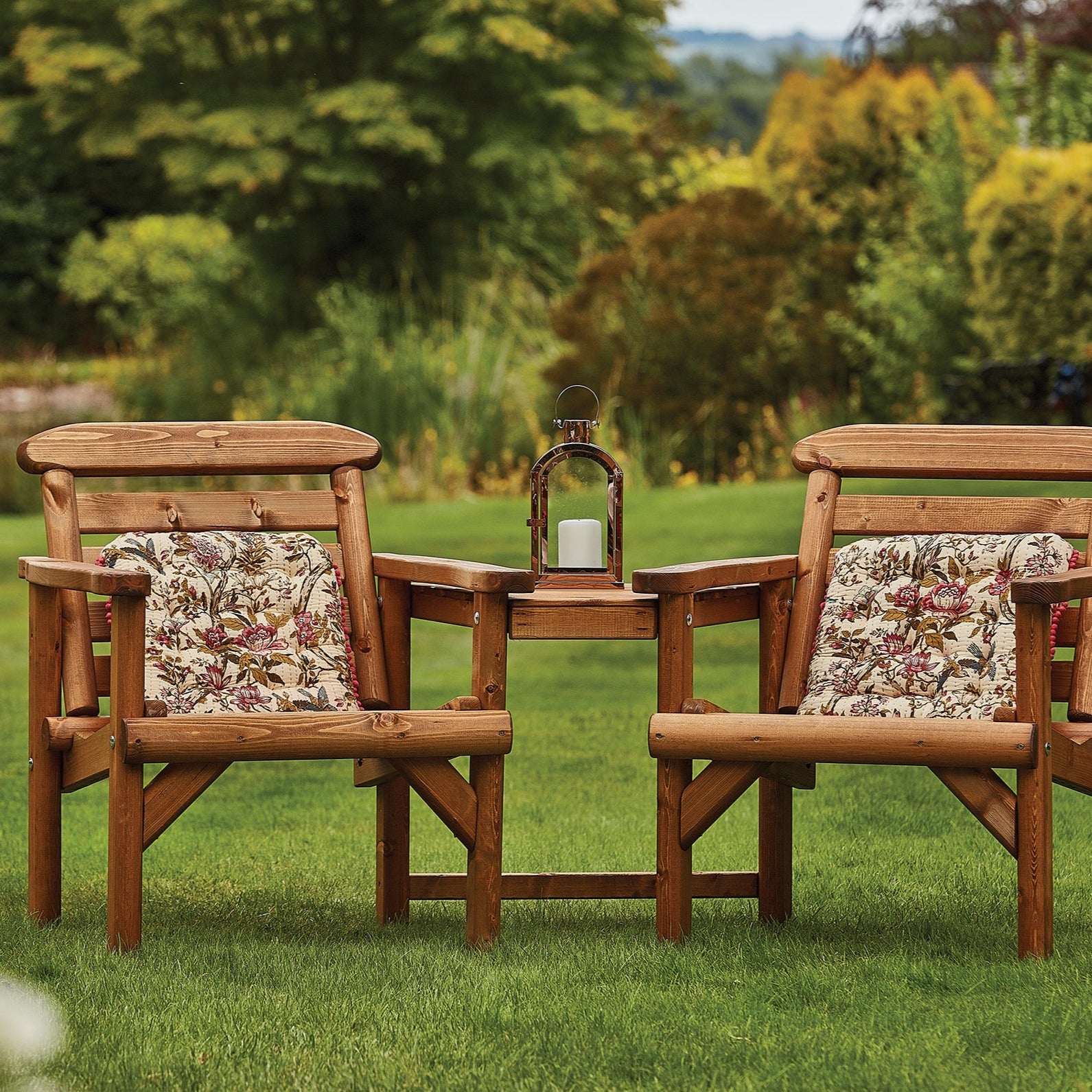 Woodshaw Thornton Rustic Alcove Seat - Garden Wildlife