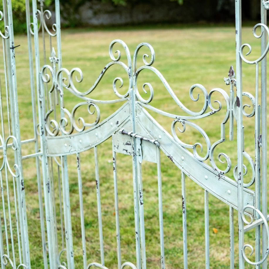 Ascalon Vintage Arch with Gates - 'Antique Green' | Garden Wildlife