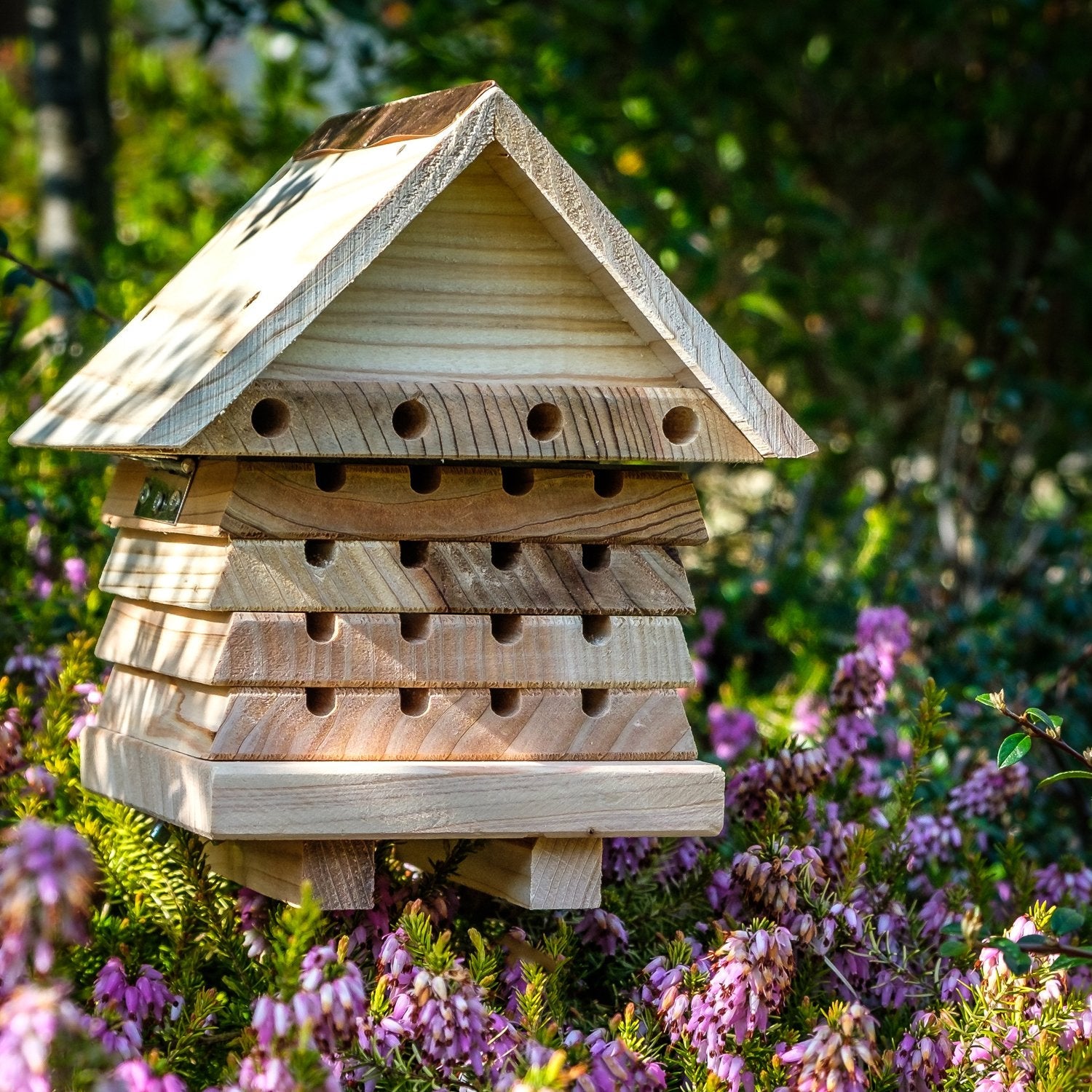 Wildlife World Interactive Solitary Bee Hive Flip Top - Garden Wildlife